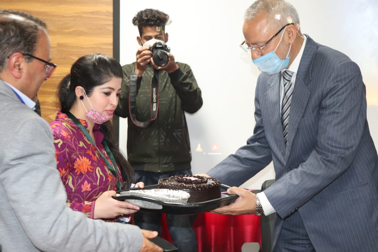 BE YOUR OWN BOSS - Kashmir Scan